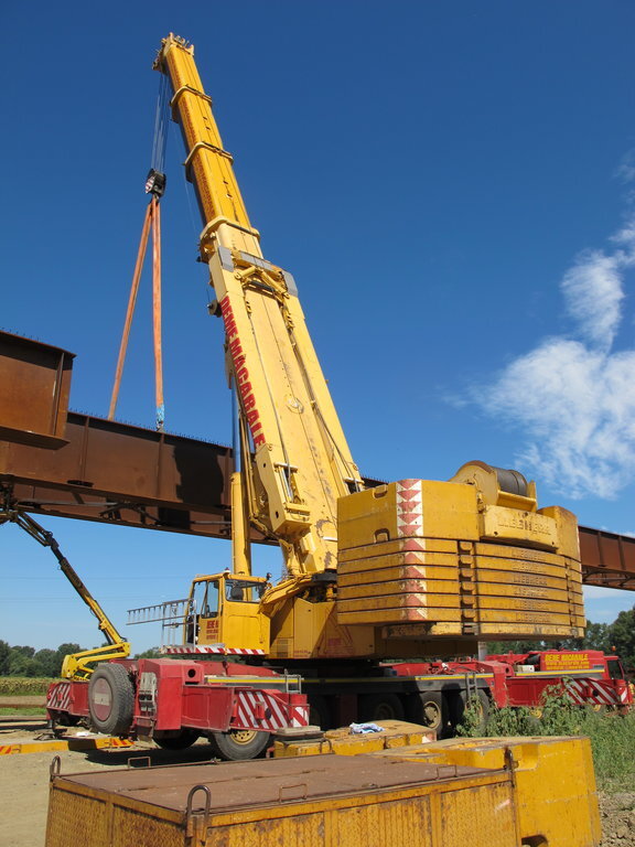 DEME MACARALE LA PUTEREA A DOUA | Masini si utilaje